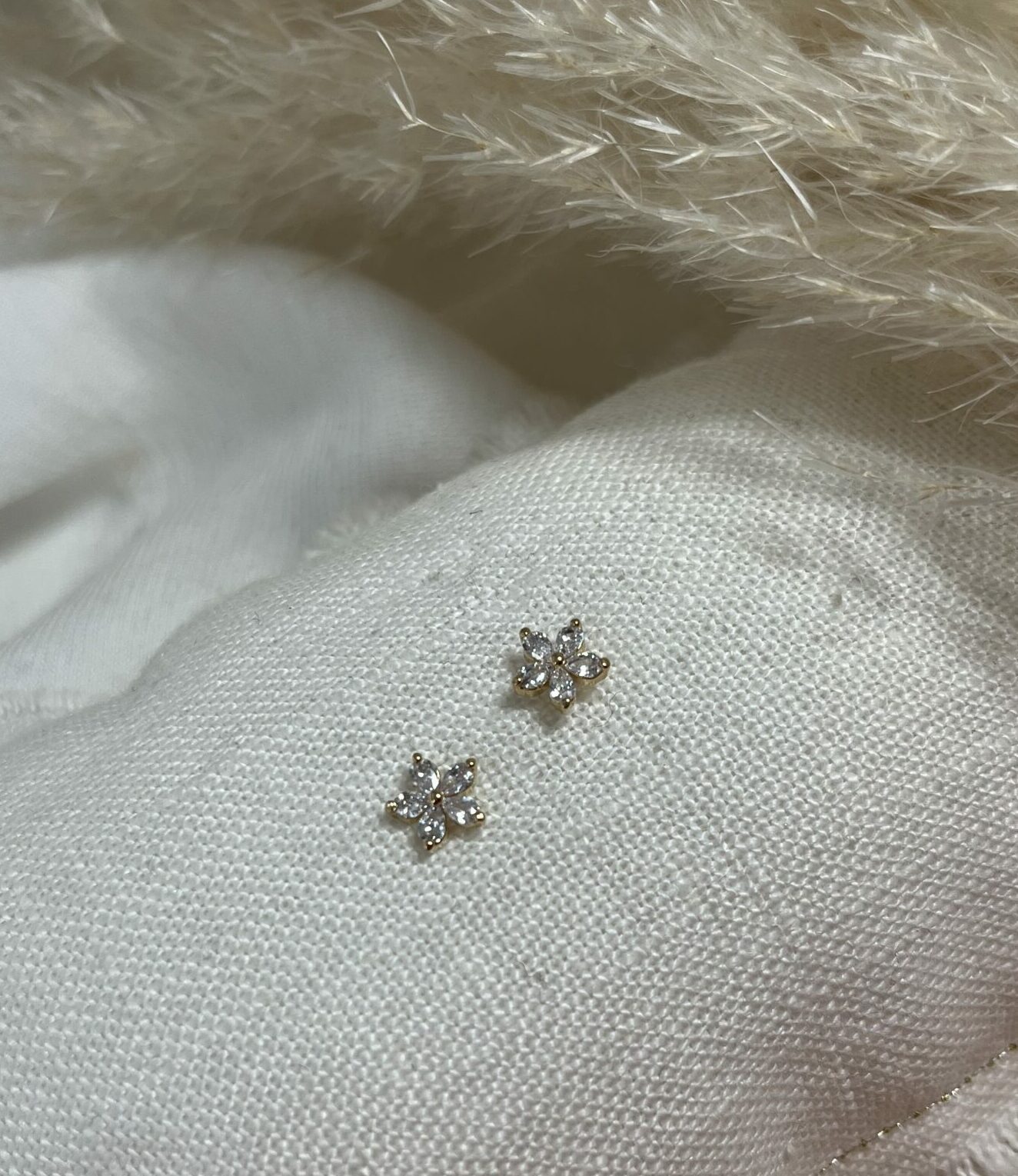 Puces fleurs en oxydes sertis- La Pépite Pujol - Bijoux de qualités